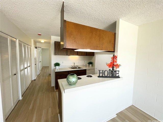 1717 Citron St Apt 604, Honolulu, HI 96826
