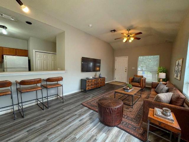 1717 constantino cir