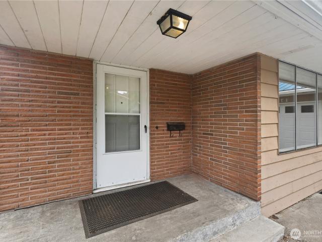 1717 E St, Lynden, WA 98264 | MLS #2488