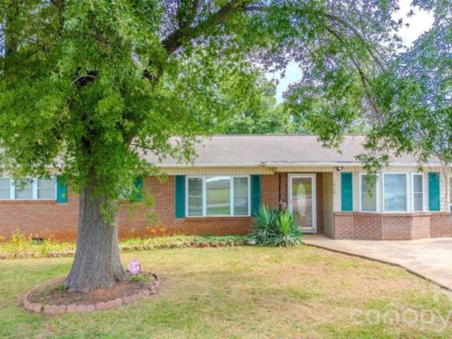 1717 Emmanuel Church Rd, Conover, NC 28613