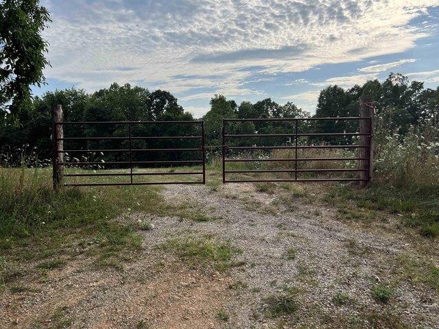 1717 Grassy Rd, Marshall, AR 72650