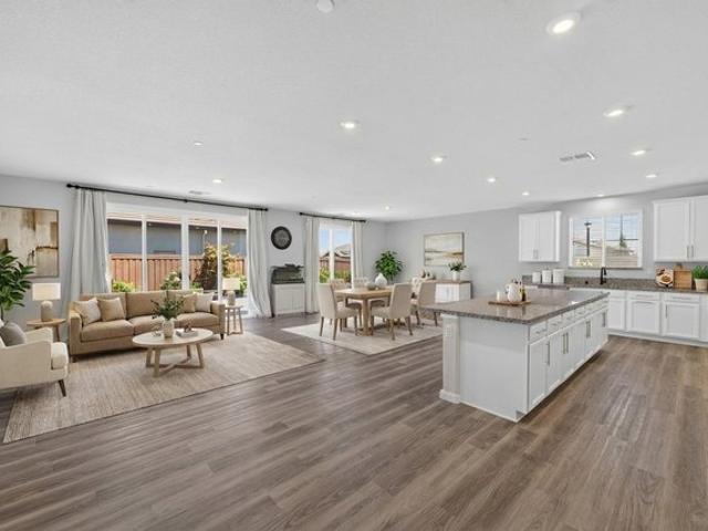 1717 House Dr, Woodland, CA 95776