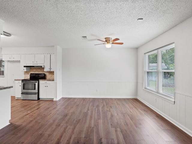 1717 Jones St, Alvin, TX 77511 | MLS #12137