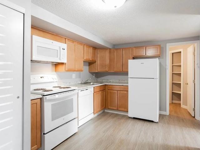 1717 Kuntz Rd, Erie, PA 16509