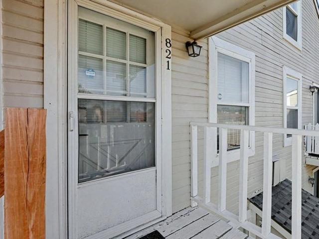 1717 S Cypress St, Wichita, KS 67207