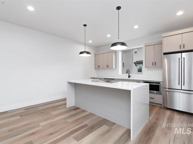 1717 S Federal Way, Boise, ID 83705