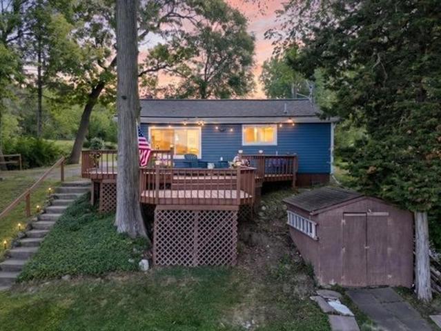 1717 Triangle Lake Rd, Marion Township, MI 48843