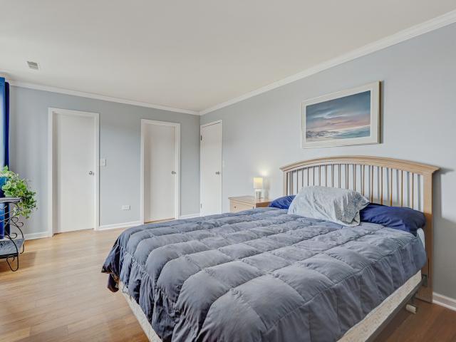 1717 w crystal lane # 512
