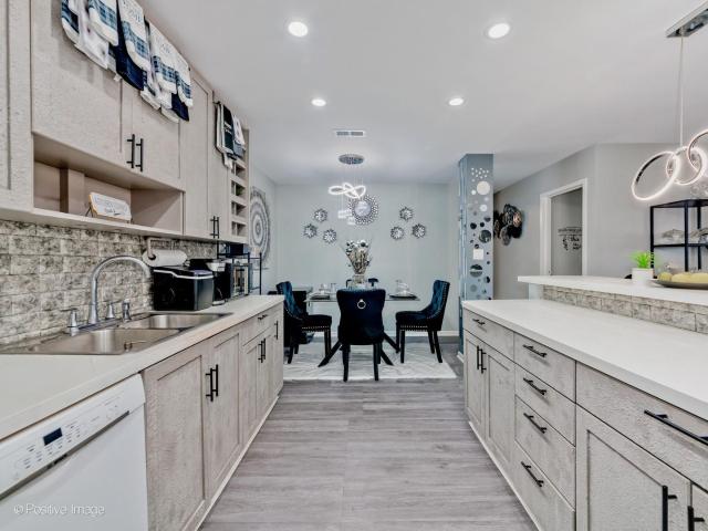 1717 W Crystal Lane # 702