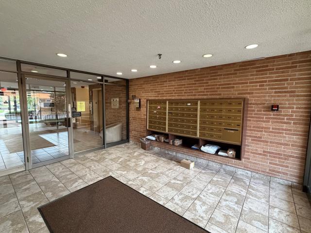 1717 W crystal Lane # 712