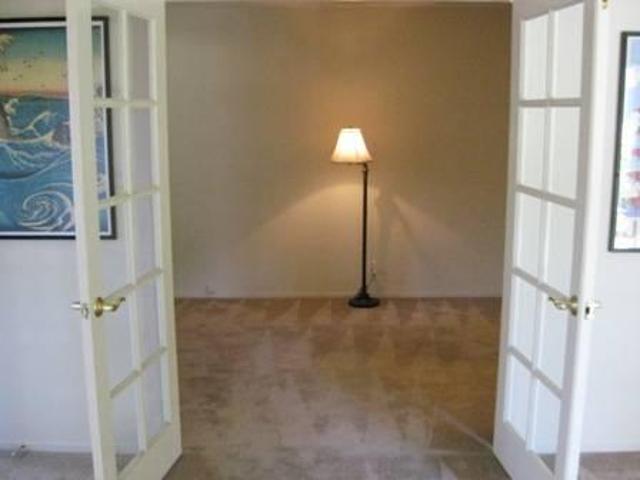 $1717 / 1br 550ft² Cant afford a new TV that's ok the apt comes with ONE!