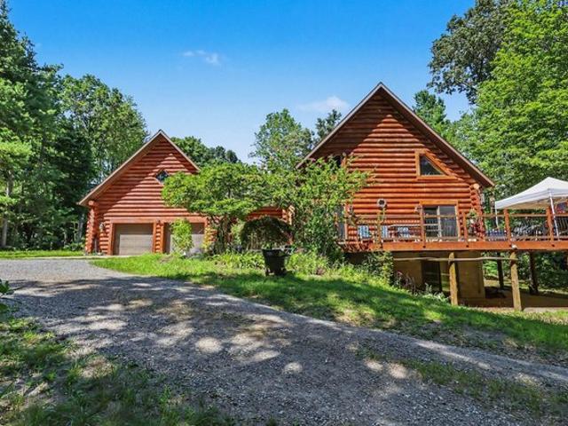 17182 Arthur Ct, Spring Lake, MI 49456