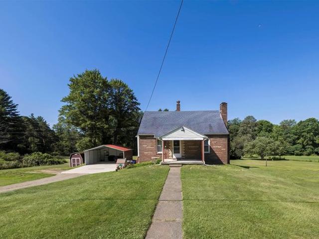 17185 S Mosiertown Rd, Saegertown, PA 16433