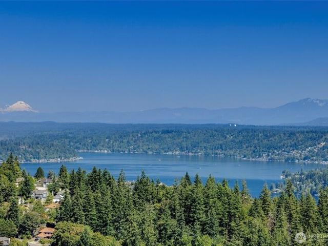 17186 SE 58th St, Bellevue, WA 98006