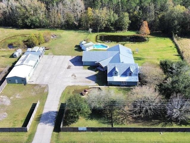 17188 Highway 321, Dayton, TX 77535