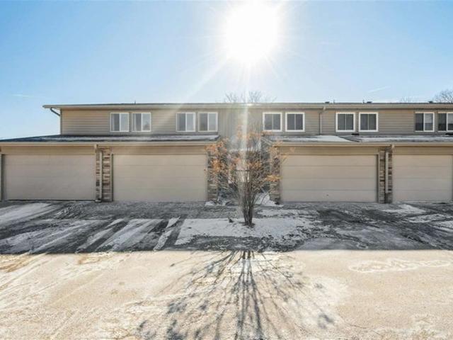 1718 Applewood Pl NE, Cedar Rapids, IA 52402
