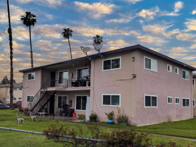 1718 Crofton Ln, Escondido, CA 92027 | MLS #260006 SD | Compass
