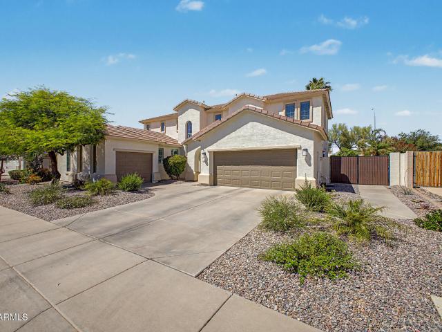 1718 E IRIS Drive