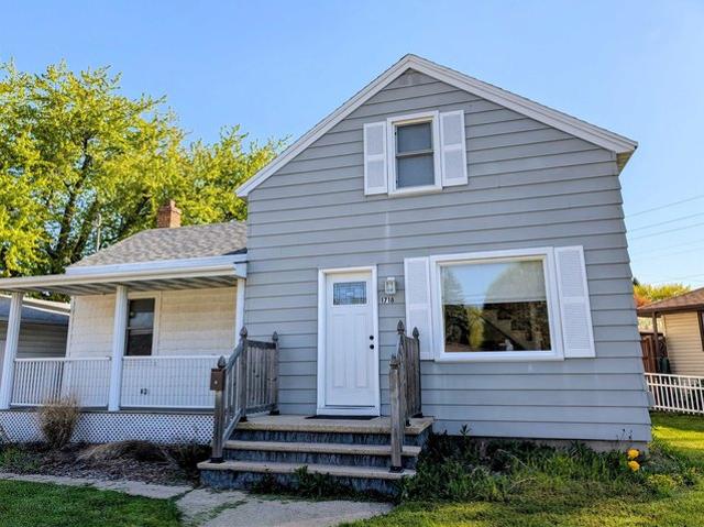 1718 E John St, Appleton, WI 54915