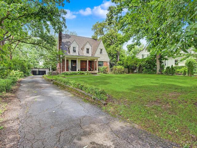1718 Green Hills Dr