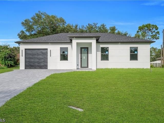 1718 Hibiscus Ave, Lehigh Acres, FL 33972