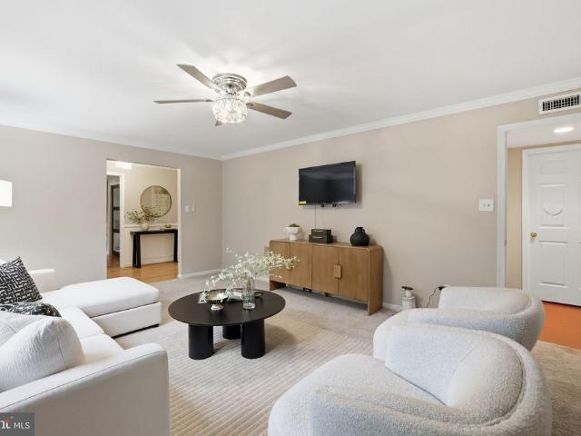 1718 Hollinwood Drive