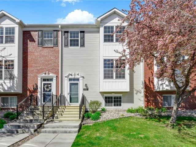 1718 Riverside Dr, Shakopee, MN 55379