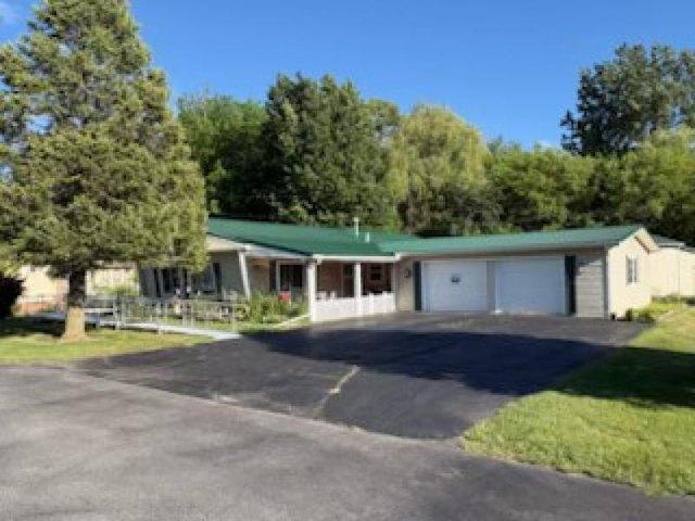 1718 Sunrise Dr, Caro, MI 48723