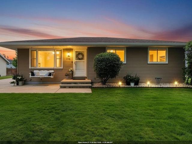 1718 Schaefer Cir, Appleton, WI 54915