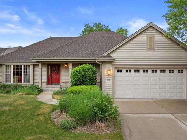 1718 Tumbleweed Cir, West Bend, WI 53095