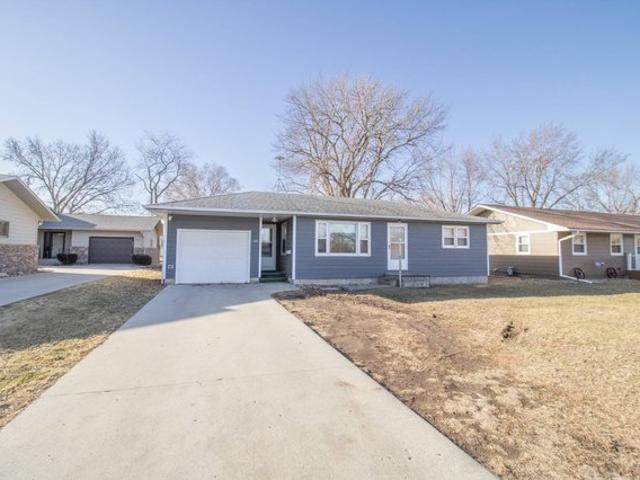 1718 18th St, Rock Valley, IA 51247