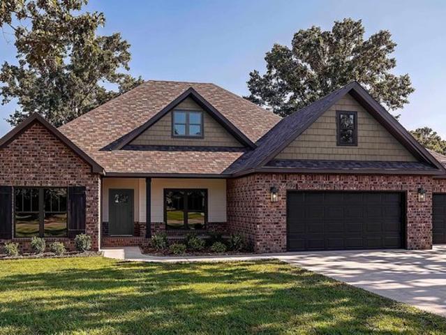 17197 Blue Briar Cir, Athens, AL 35611