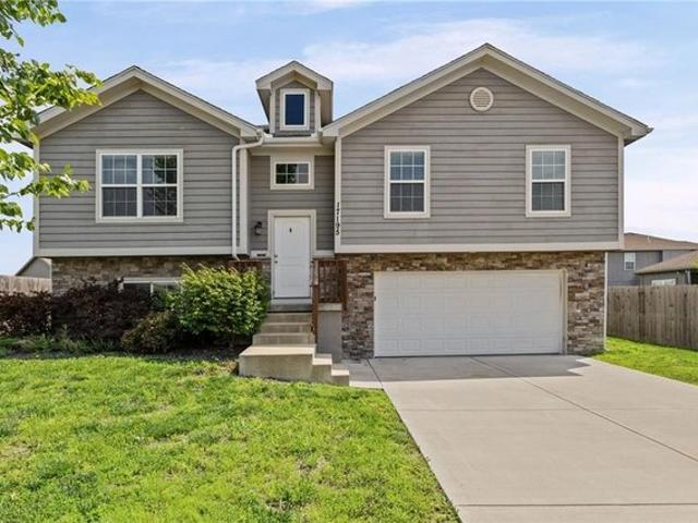 17195 S Pratt St, Gardner, KS 66030