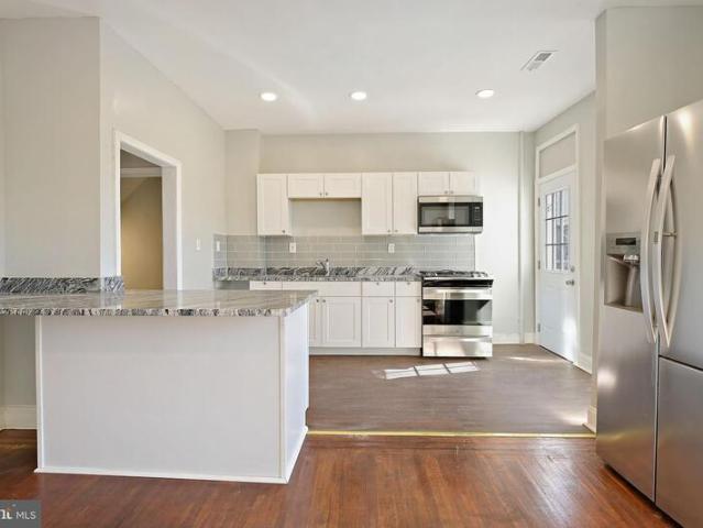 1719 e 31st street, baltimore, md 21218