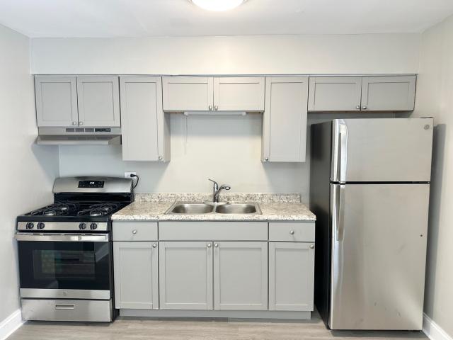 1719 E Roosevelt Road # 2