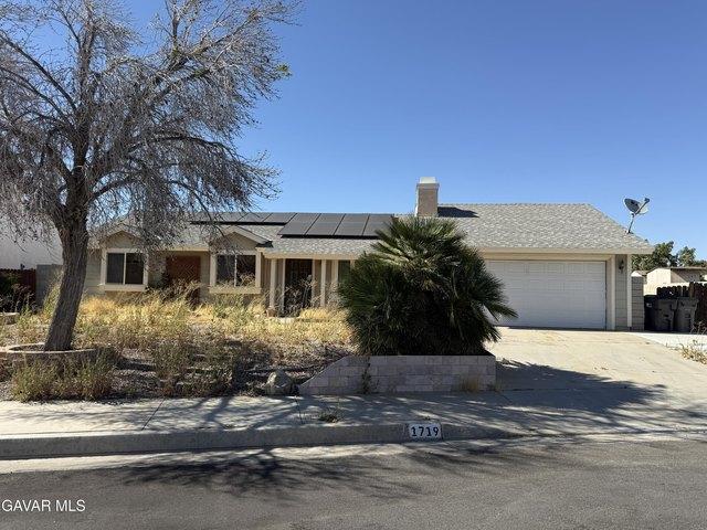 1719 Hitchcock Pl, Palmdale, CA 93550
