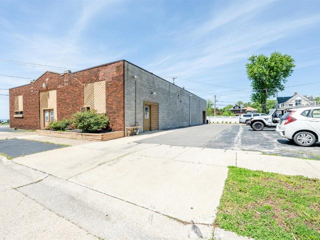 1719 Lakeshore Drive