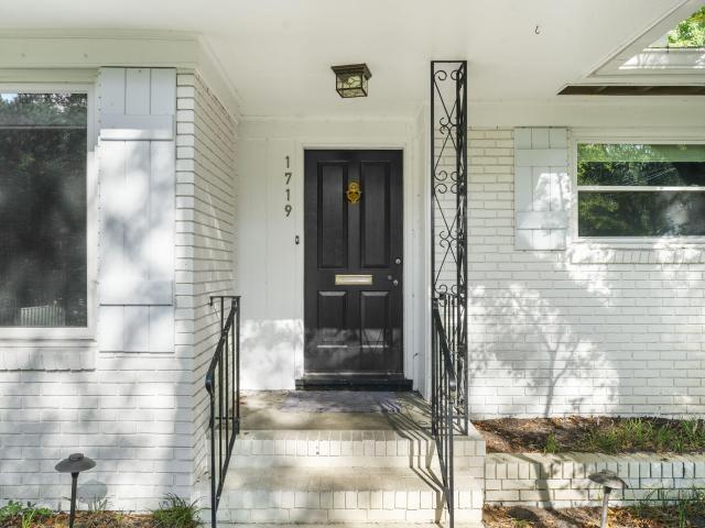 1719 Somerset Circle