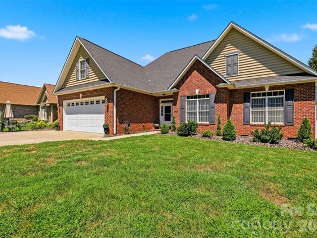 1719 30th Avenue Ct NE, Hickory, NC 28601
