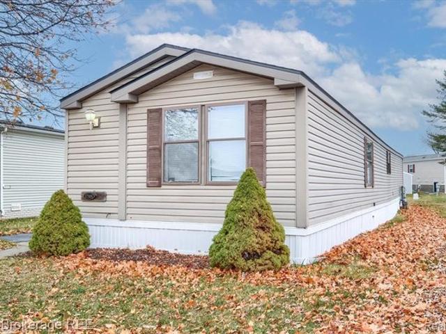 17101 Kropf Ave, Springfield Township, MI 48350