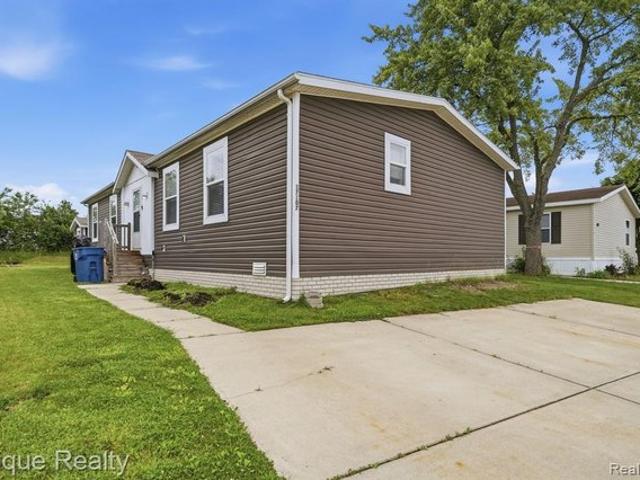 17107 Detroiter Ave, Springfield Township, MI 48350