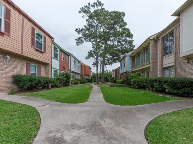 17108 Beaver Springs Dr Unit 8, Houston, TX 77090