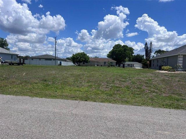 1710 NE 27th St, Cape Coral, FL 33909