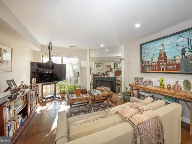 1710 Oakwood # 3 B