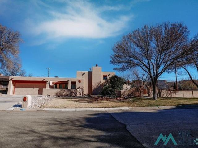 1710 Loretta Ln, Carlsbad, NM 88220