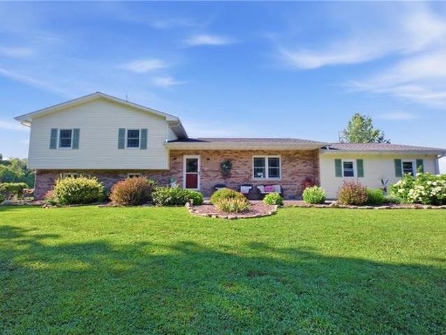 1710 Paradise Rd, Mattoon, IL 61938