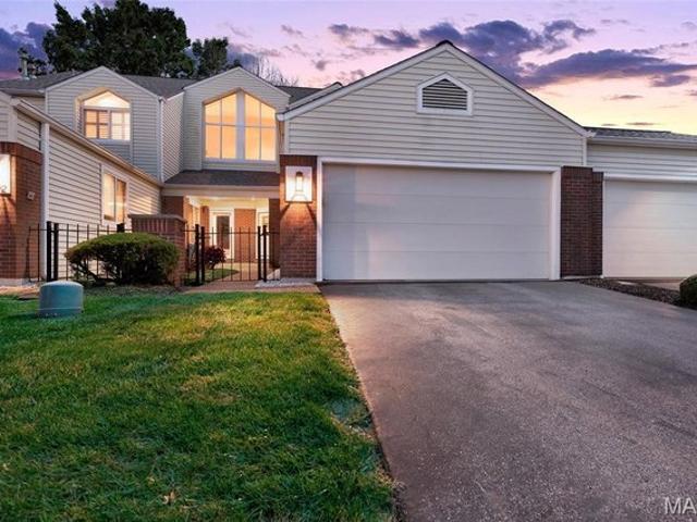 1710 Ridgeview Circle Dr, Ballwin, MO 63021