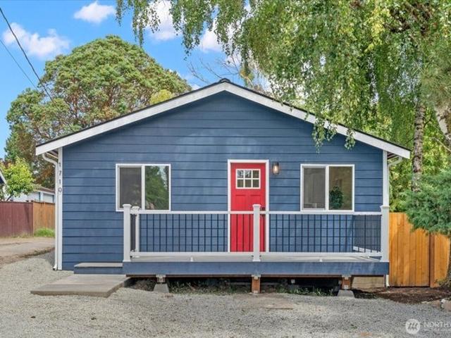 1710 SW 106th St, Seattle, WA 98146