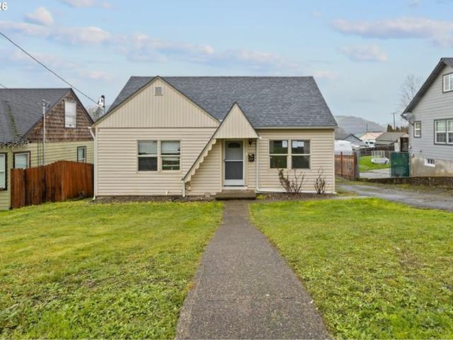 1710 SE Main St, Roseburg, OR 97470