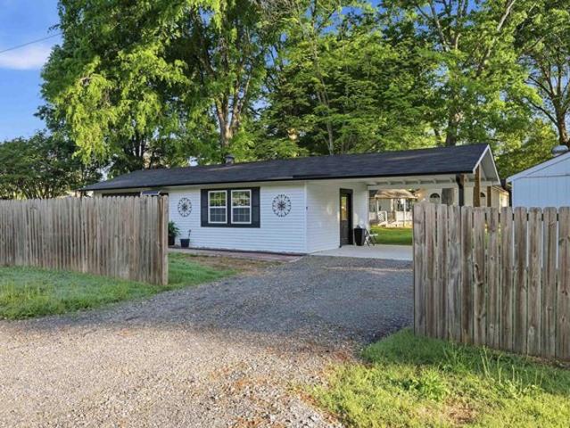 1710 Torreyson St, Conway, AR 72034